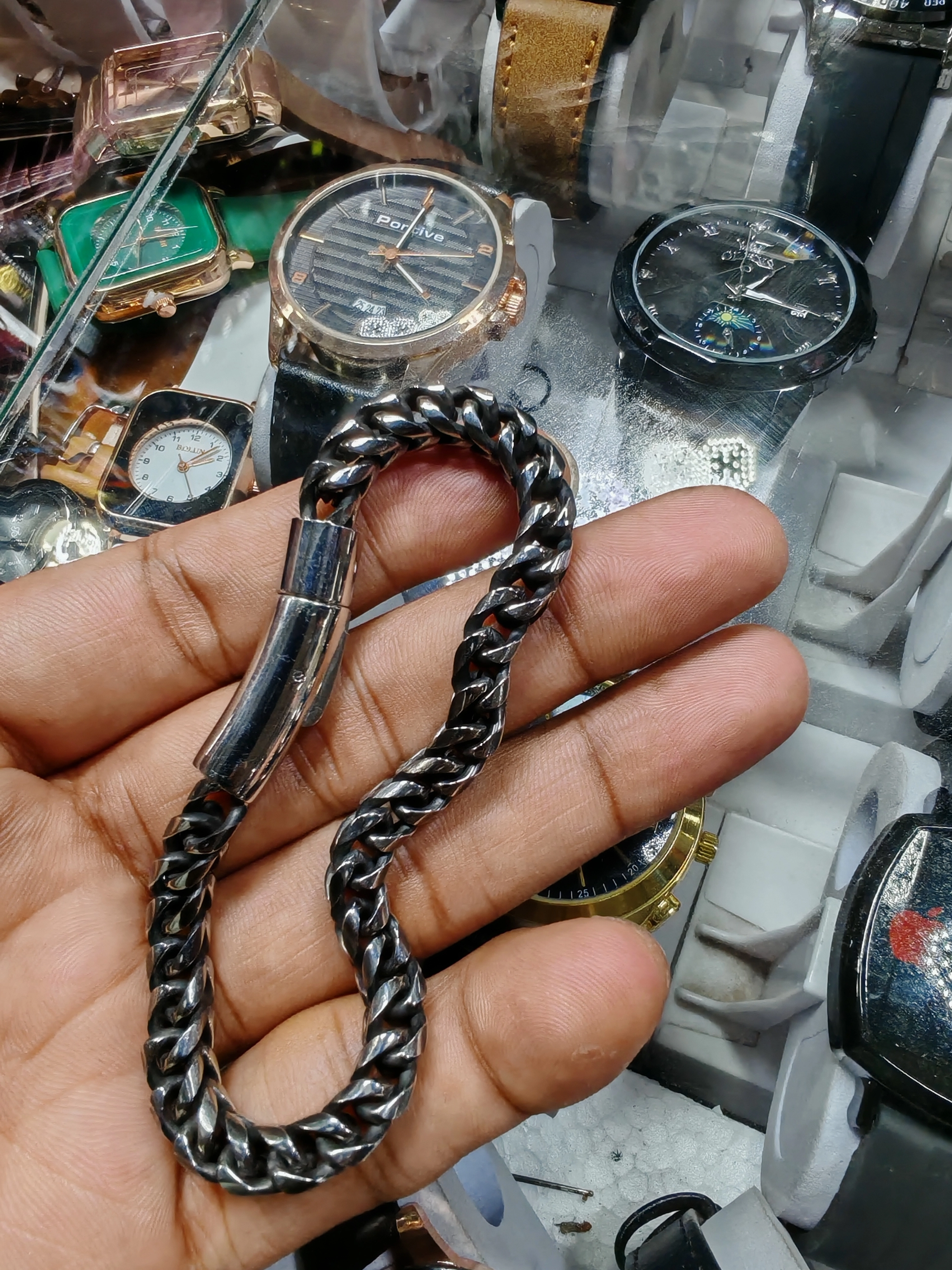 Fashionable Bracelet. High quality Stainless steel. Scratch resistant