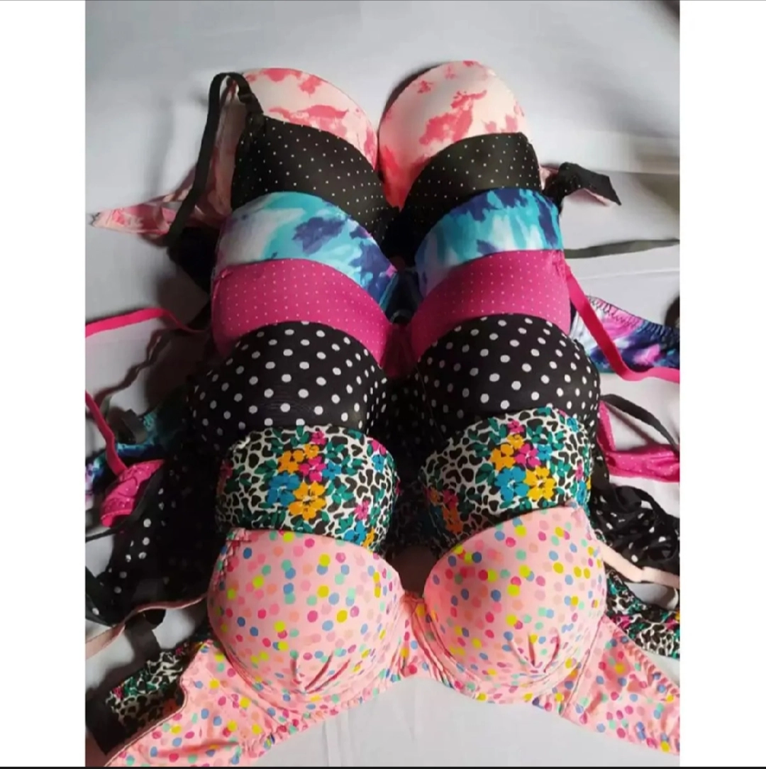 Full Cup Foam Bra for Beautiful Women And Girls Body Fitting Stylish ...