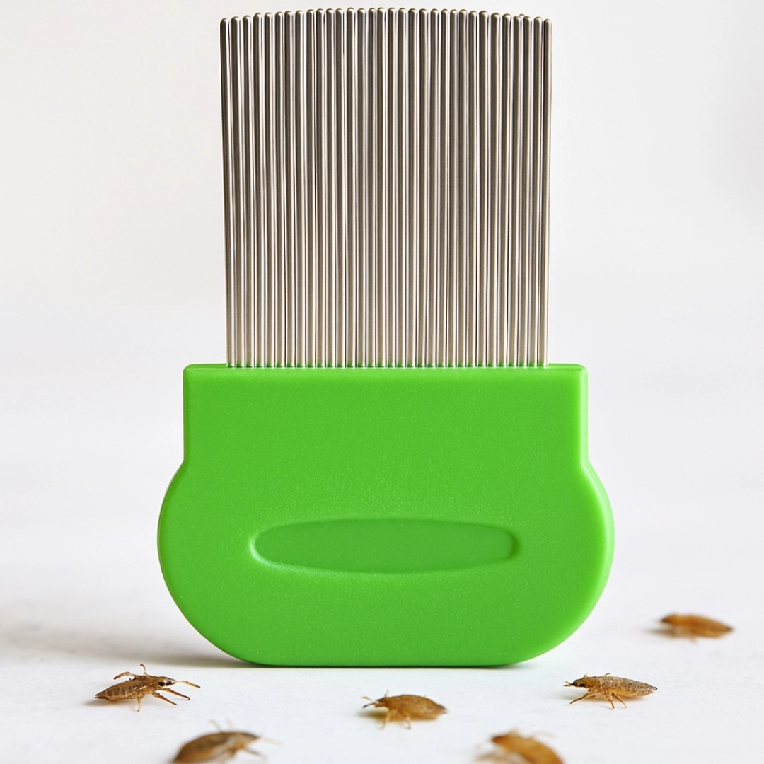Effective hair lice comb with big steel bristles (mix color 1pcs)