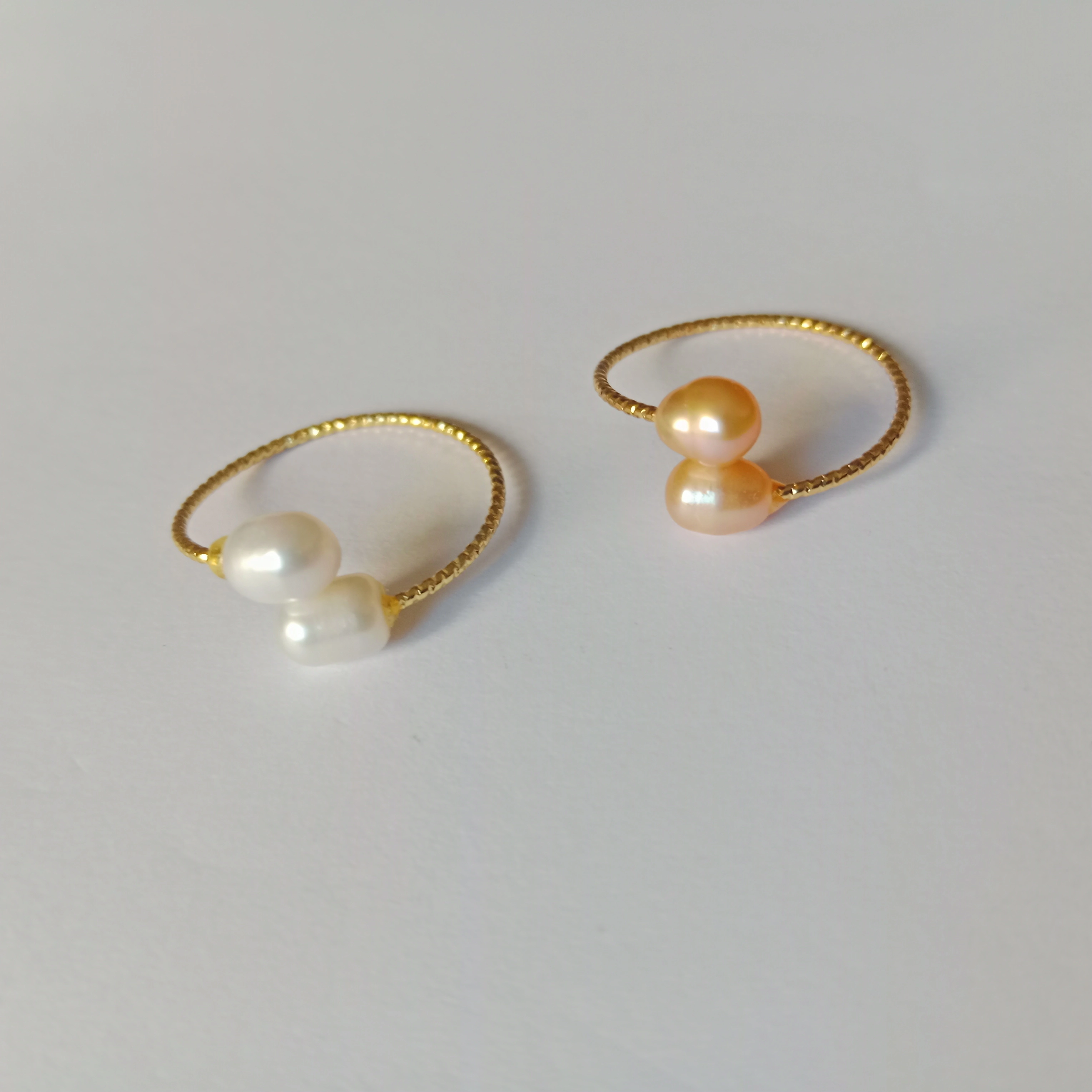 2 pearl adjustable Finger Ring