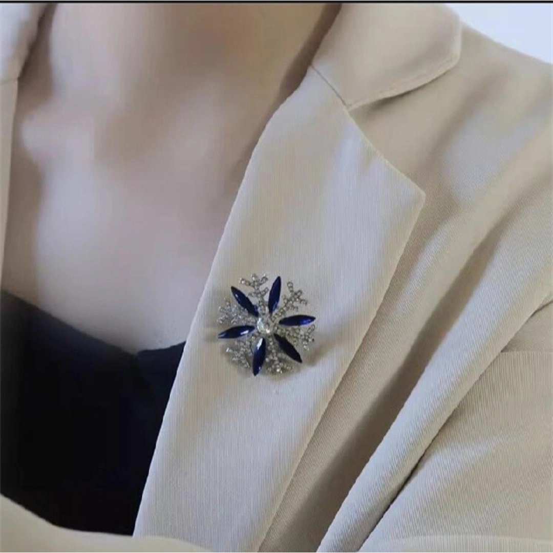 Fashion Rhinestone Snowflake Brooches Women Clothing Coat Jewelr Part ...