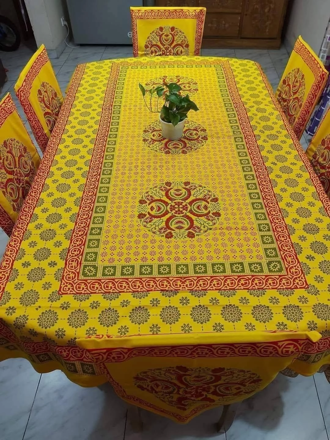 Daisy Dining Table Cover Set